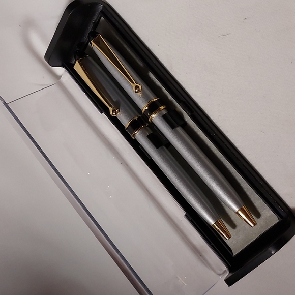 Ink Pens Set of 2 | Office | Vintage Ink Pen Set Of Two Grey With Black ...